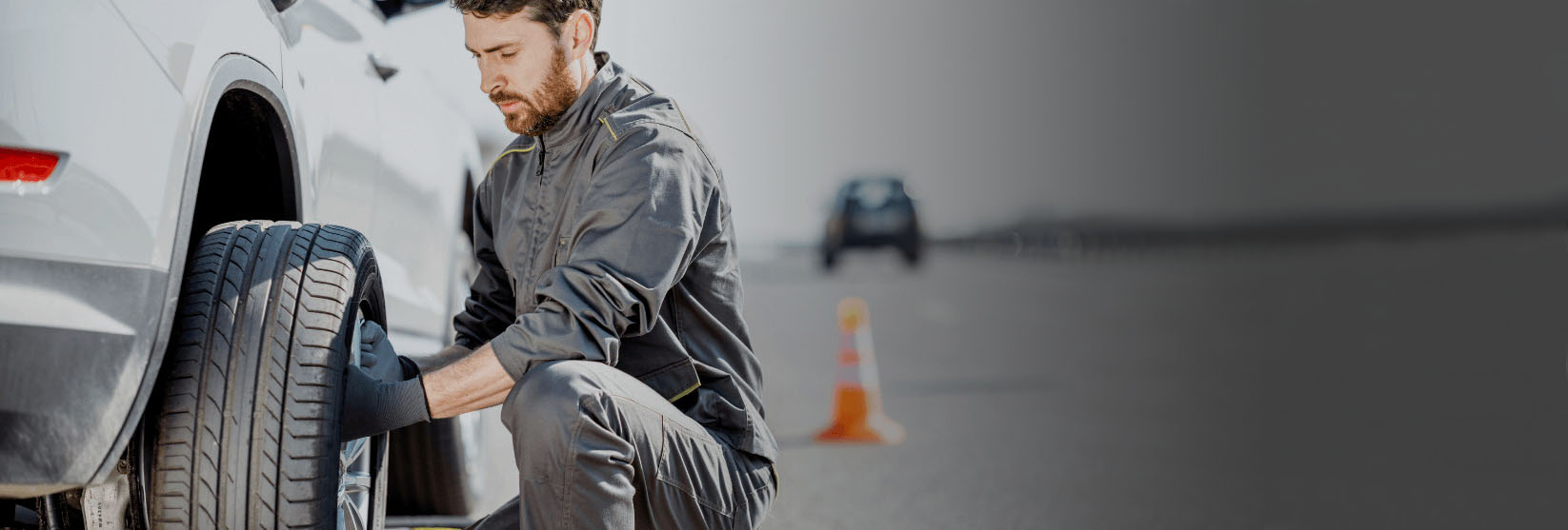 24/7 Recovery - 24-Hour roadside assistance and vehicle towing services